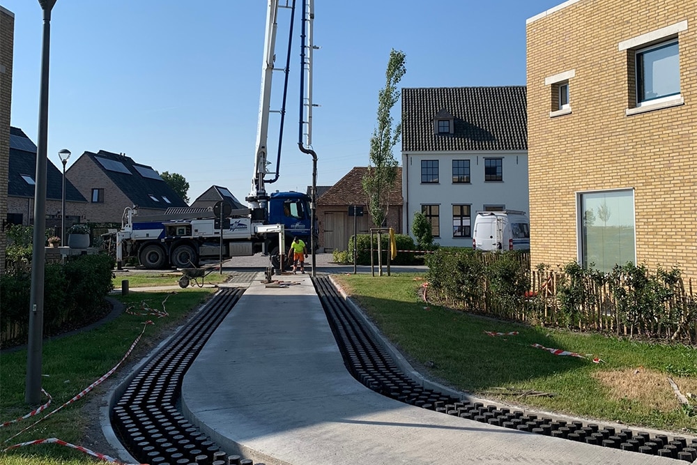 Une nouvelle dalle à gazon plus robuste et plus facile à placer